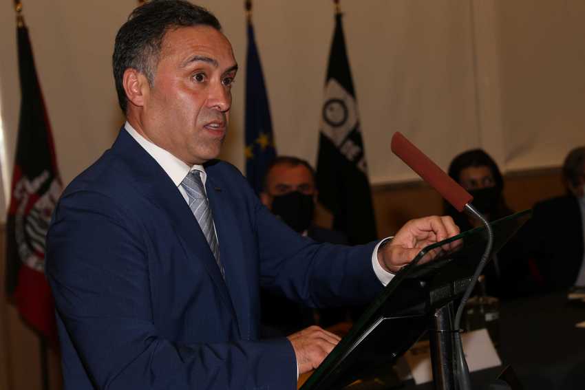 Novo diretor anuncia programas doutorais